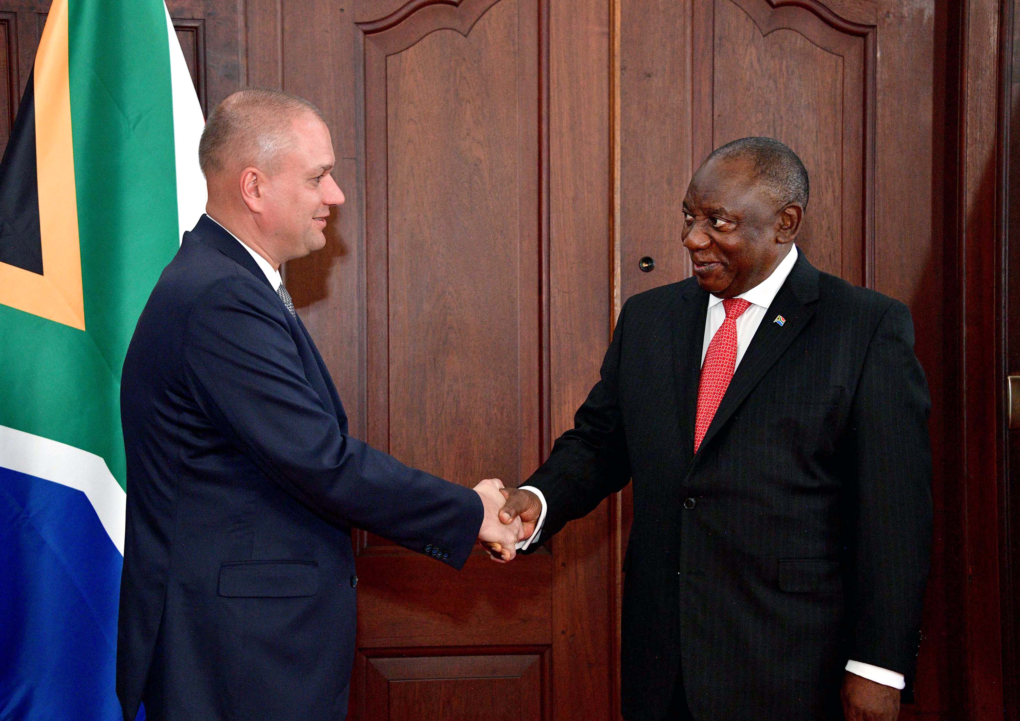 Ambassador Adam Burakowski presents his credentials in South Africa ...
