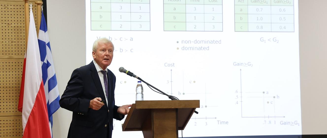 Profesor Roman Słowiński otrzymał tytuł doktora honoris causa Greckiego ...