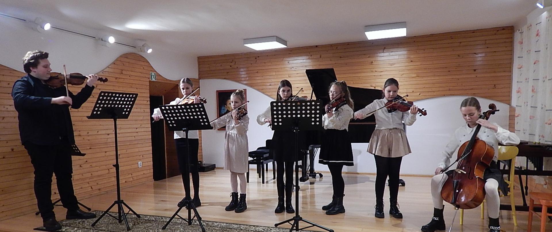 Koncert z okazji Dnia Babci i Dziadka 2024 - Państwowa Szkoła Muzyczna I stopnia im. K ...