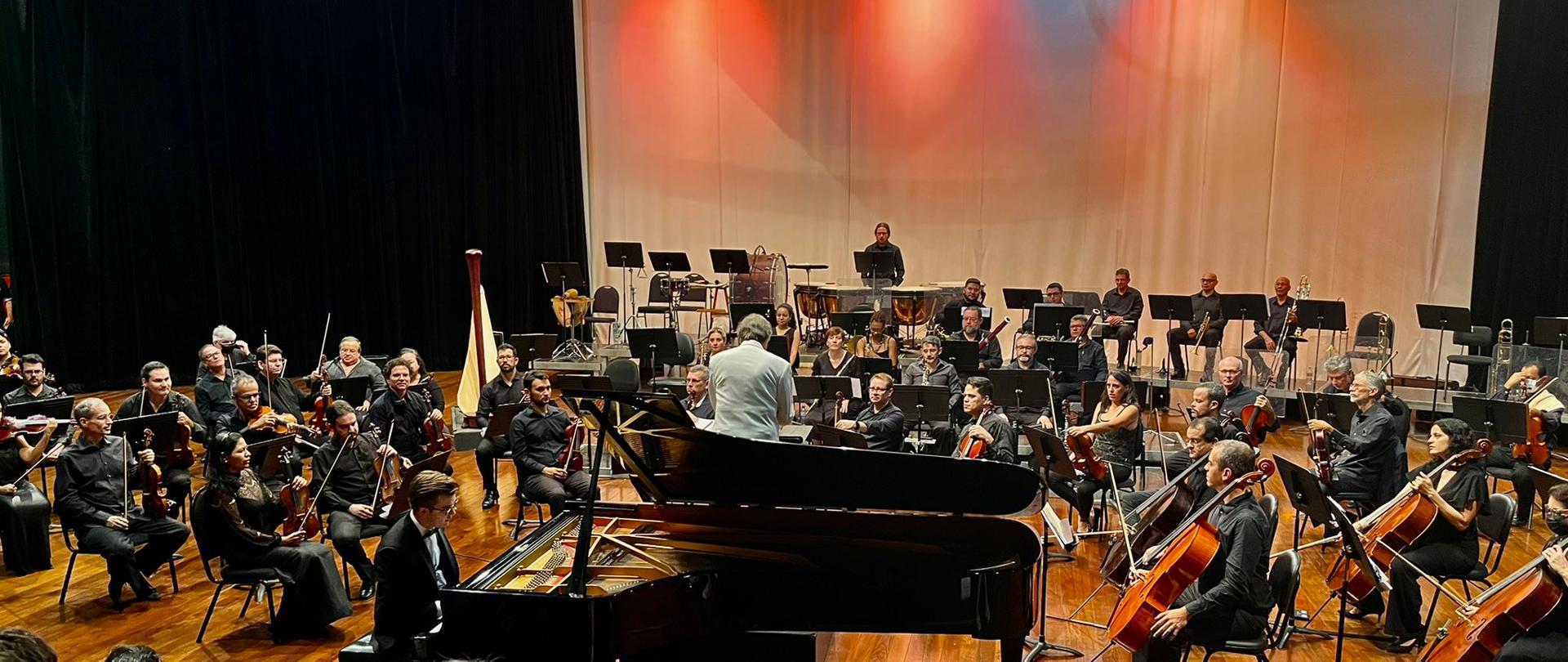 Koncert Piotra Alexewicza i Orkiestry Symfonicznej Teatru Narodowego Cláudio Santoro z okazji ...