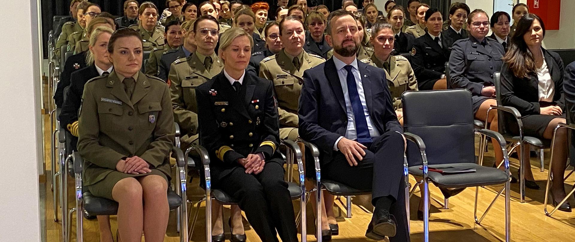 Kobiety w armii. To już ponad 17 tysięcy żołnierzy zawodowych - Ministerstwo Obrony Narodowej ...