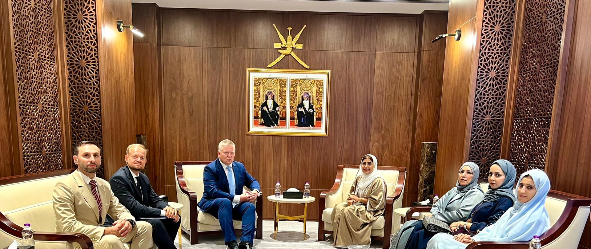 Ambasador odwiedził Centrum Narodowego Programu Inwestycyjnego w Omanie - Polska w Arabii ...