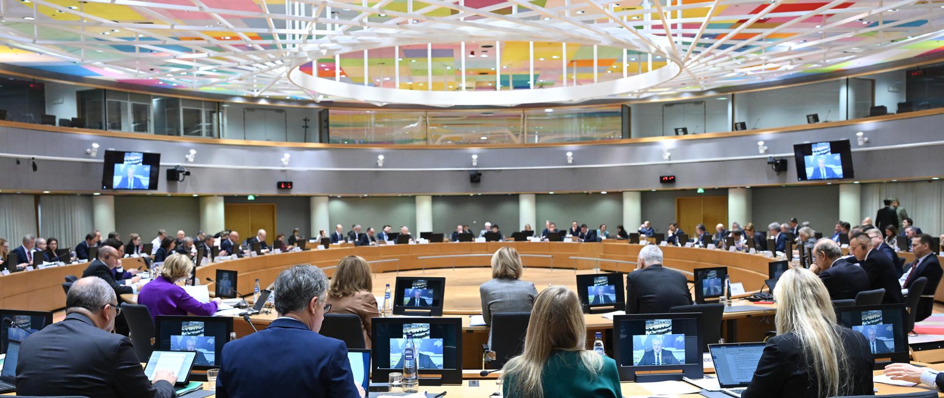 Minister Radosław Sikorski uczestniczył w posiedzeniu Rady do Spraw ...