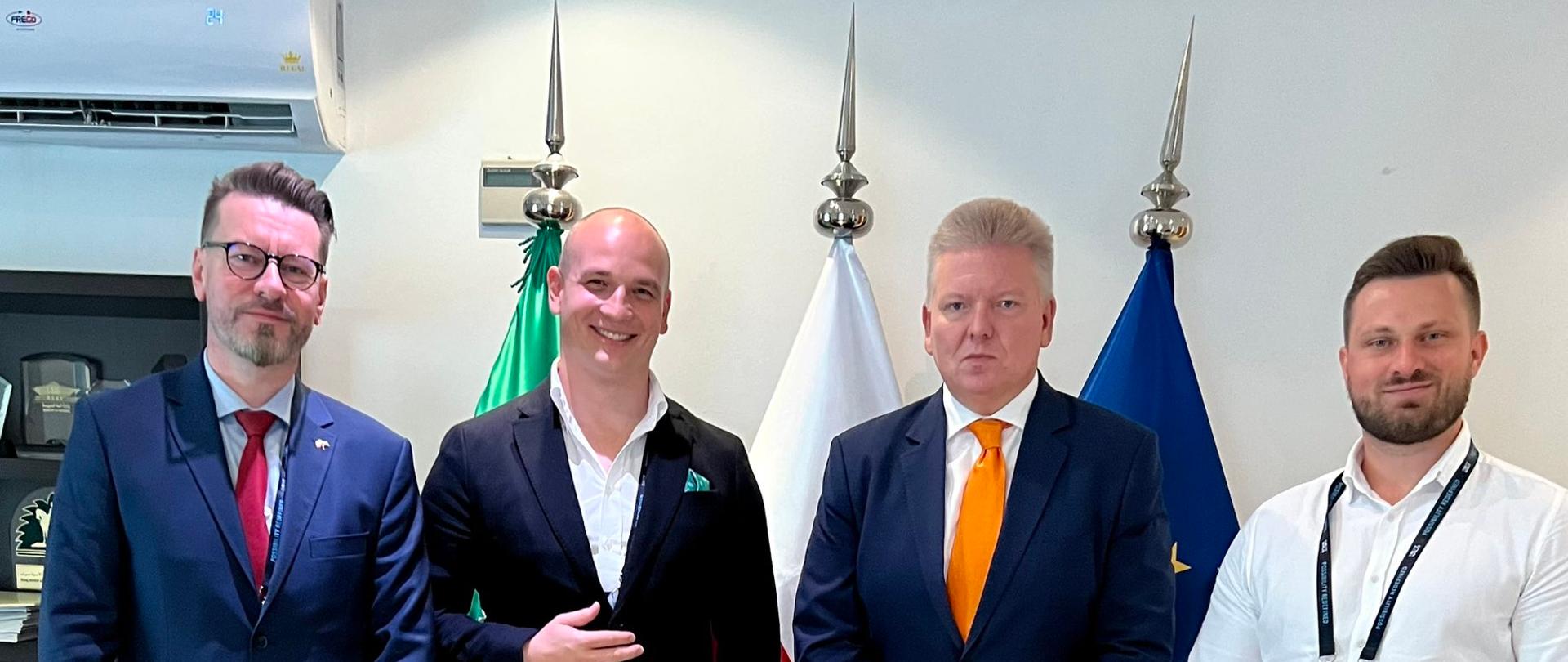 Ambasador spotkał się z członkiem zarządu Polskiej Ligi Esportowej - Polska w Arabii Saudyjskiej ...