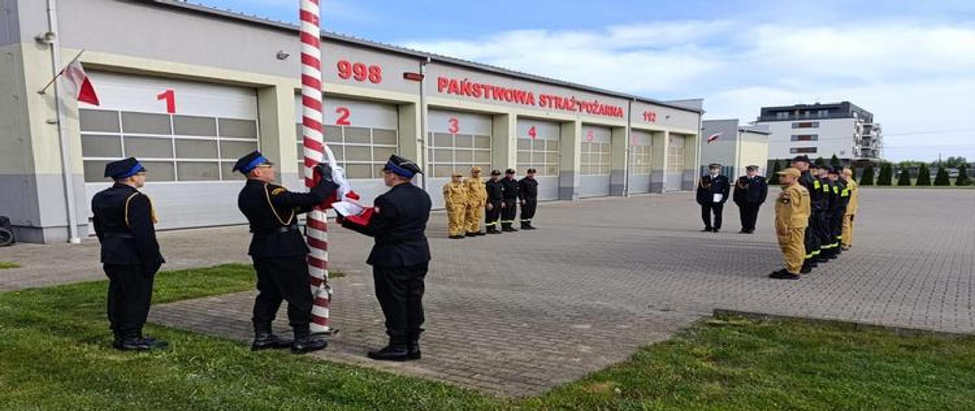Dzień Flagi w Komendzie Powiatowej PSP w Sokołowie Podlaskim 2025 - Komenda Powiatowa Państwowej ...