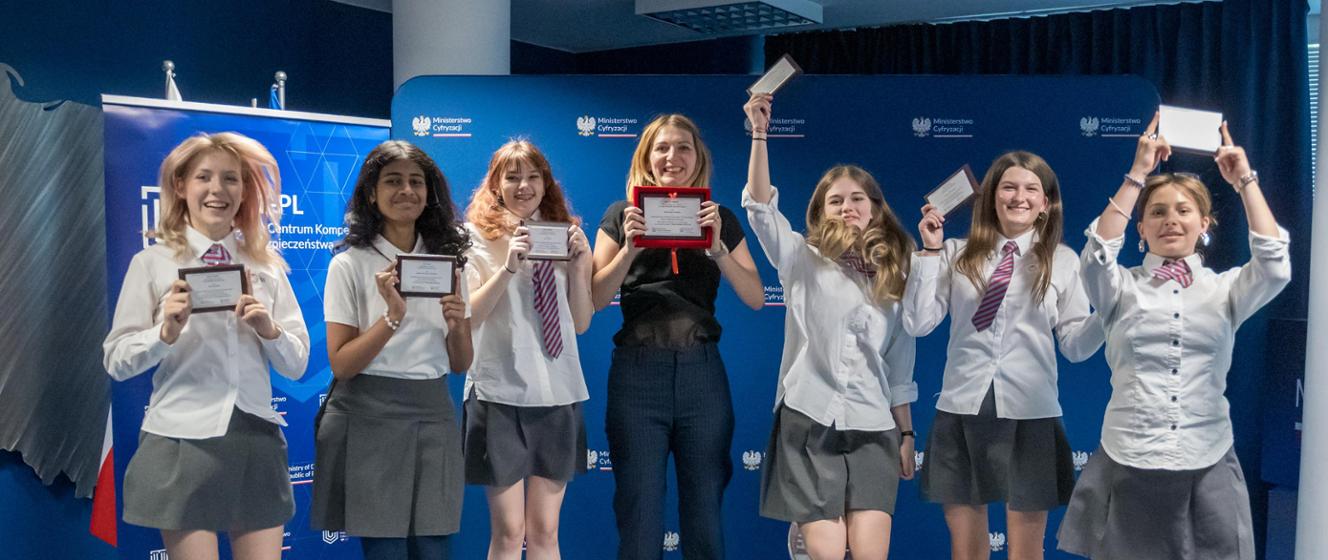 Wicepremier przekazał złote bilety na CyberWizards - Krajowe Centrum Kompetencji ...