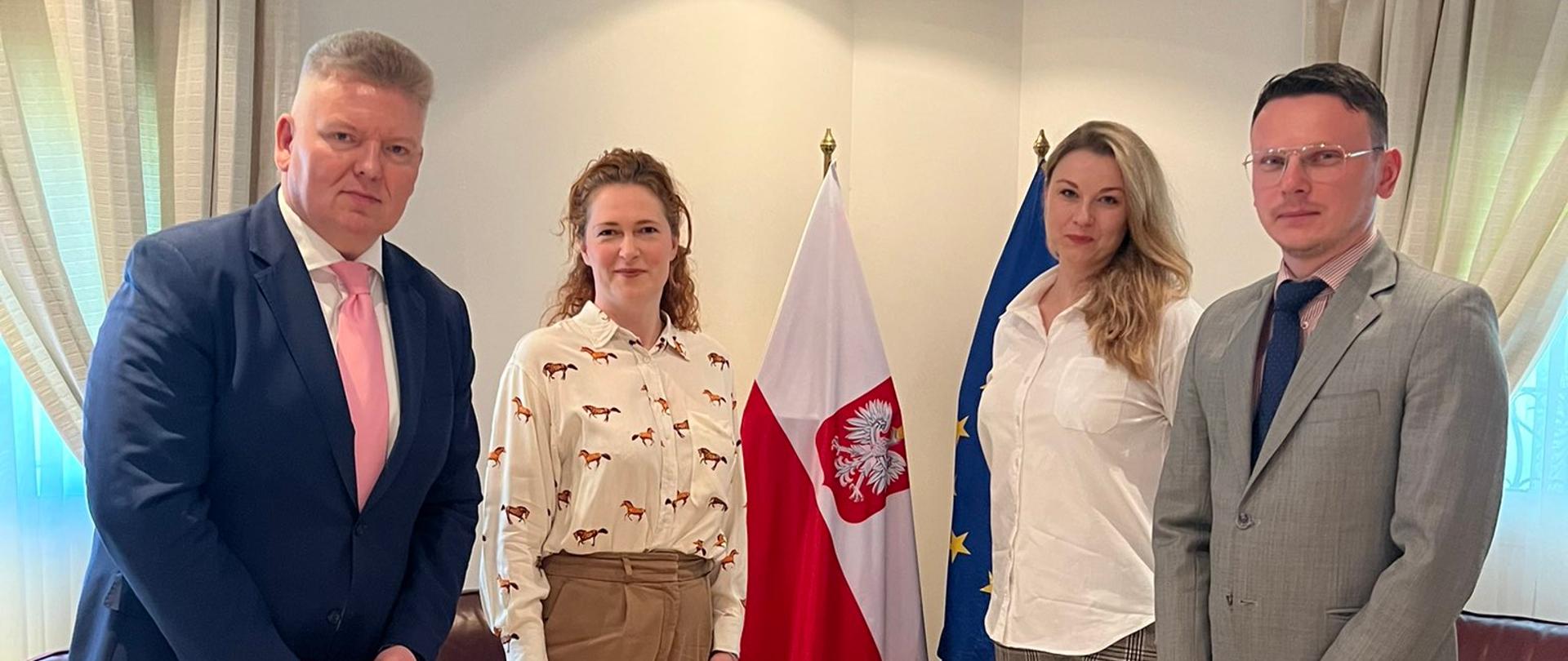 Spotkanie ambasadora i konsula RP z kierownictwem polskiej szkoły społecznej - Polska w Arabii ...