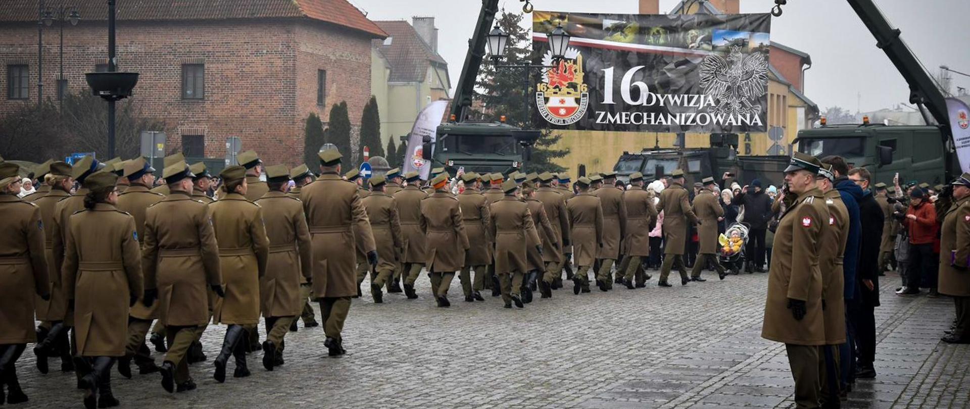 Promocja podoficerska w 16. Dywizji Zmechanizowanej - Warmińsko-Mazurski Urząd Wojewódzki w ...
