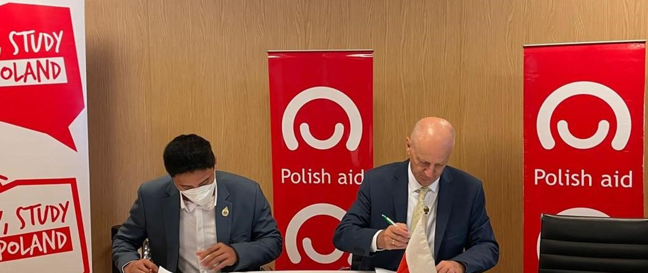 Signing an agreement for Polish Aid project to support the school for ...