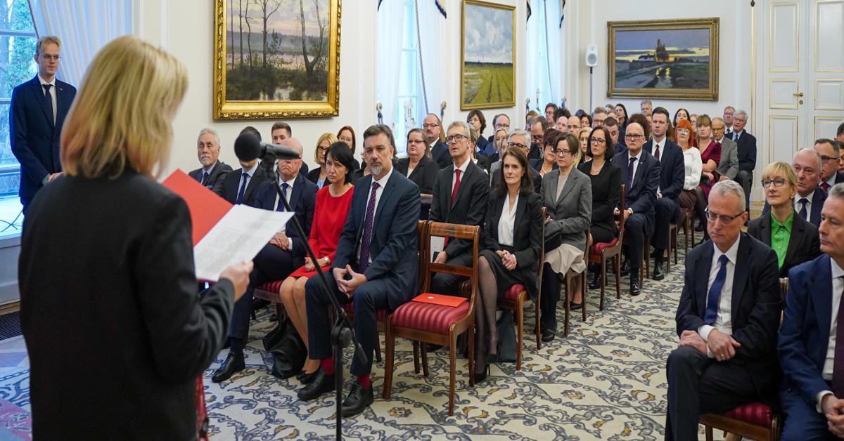 MFA employees receive state decorations - Ministry of Foreign Affairs ...