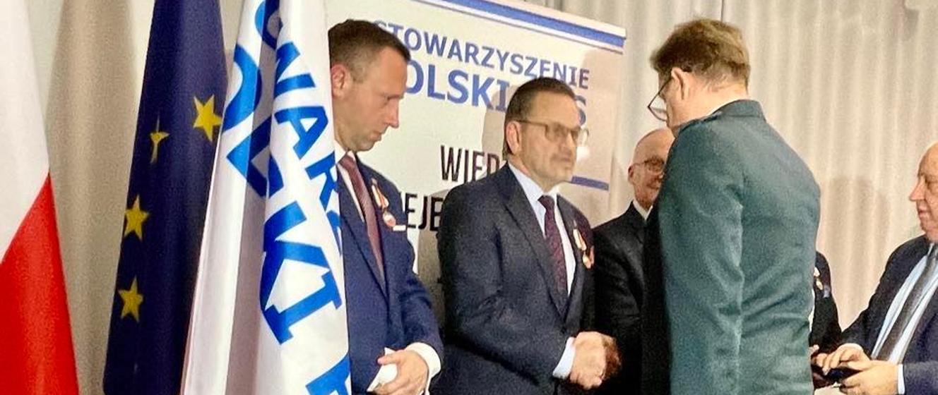 Otrzymaliśmy wyróżnienie „Zasłużony dla transportu publicznego RP” - Generalna Dyrekcja Dróg ...