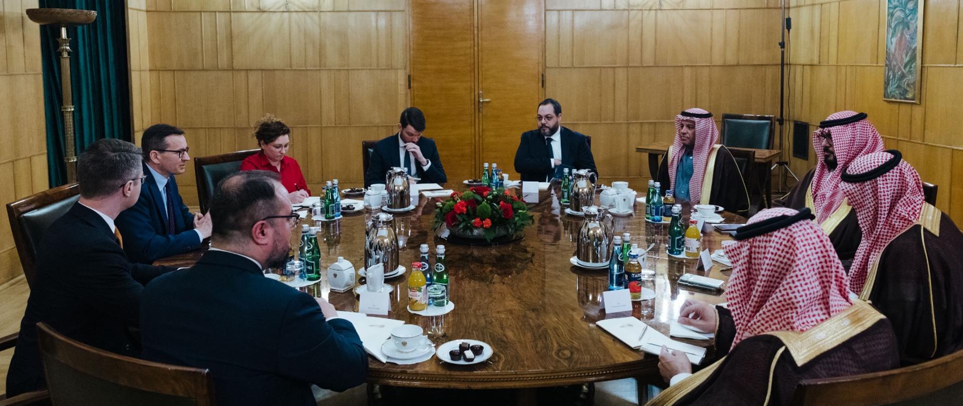 Premier spotkał się z Ministrem Gospodarki i Planowania Królestwa Arabii Saudyjskiej ...