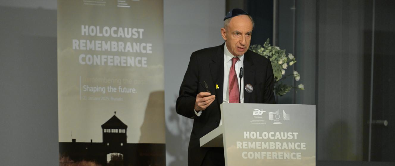 Wiceminister Władysław Teofil Bartoszewski upamiętnił Międzynarodowy ...