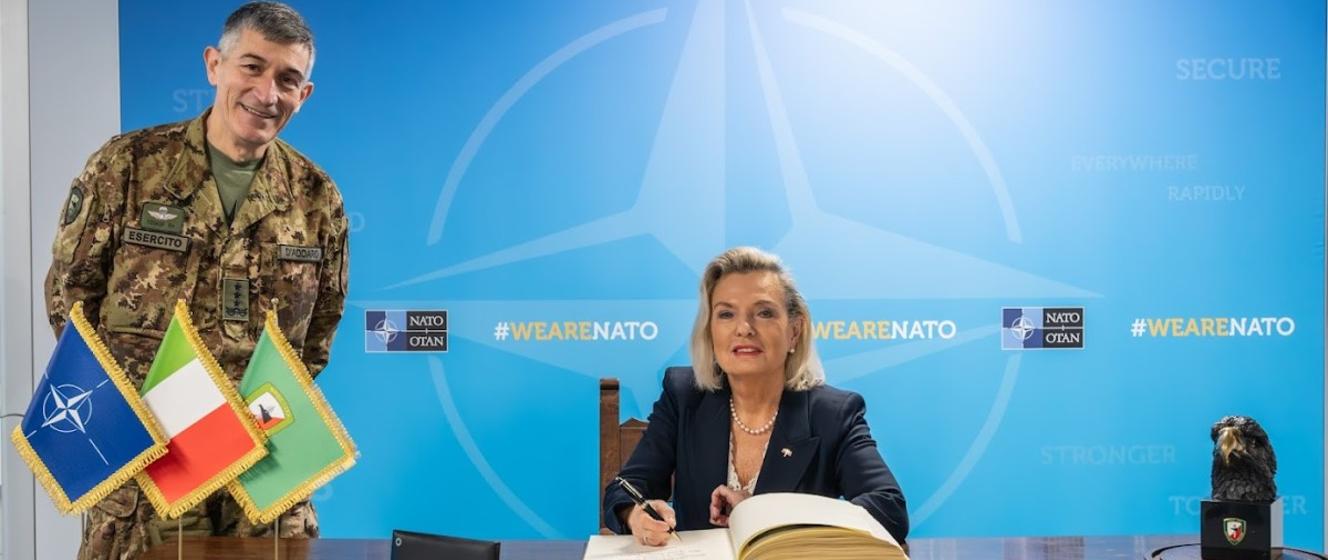 La visita dell’Ambasciatore nel Comando del Corpo d’Armata di Reazione ...