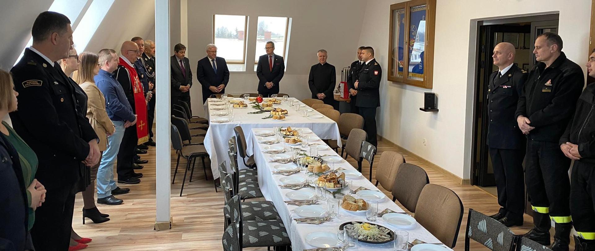 Spotkanie wigilijne w Komendzie Powiatowej PSP w Zwoleniu - Komenda Powiatowa Państwowej Straży ...