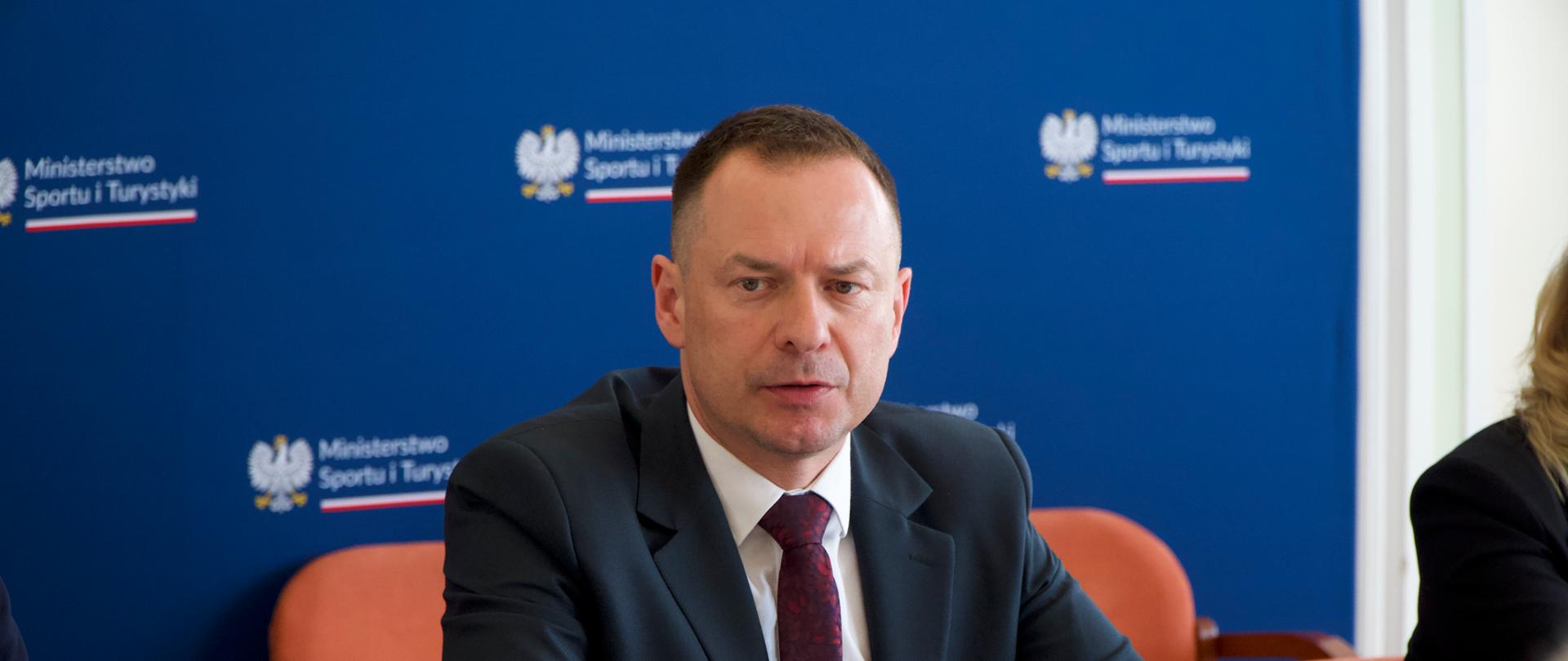 Ministerstwo zainaugurowało prace nad uporządkowaniem systemu szlaków turystycznych ...