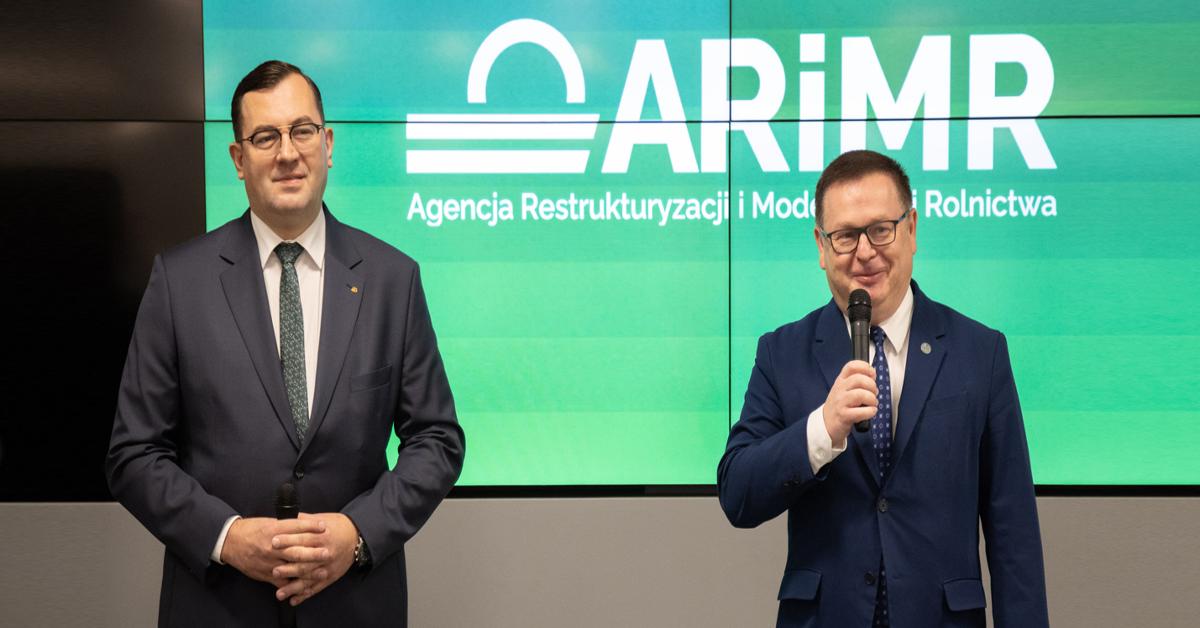 Odznaczenia od ministra na przedświątecznym spotkaniu w centrali ARiMR ...