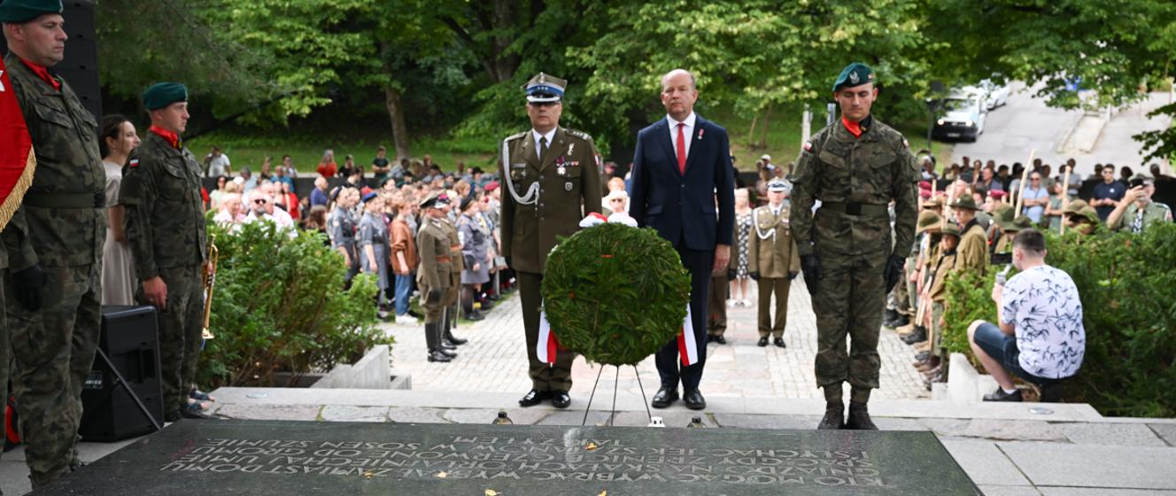 Lenkijos kariuomenės dienos minėjimas Rasų kapinėse - Lenkija Lietuvoje ...