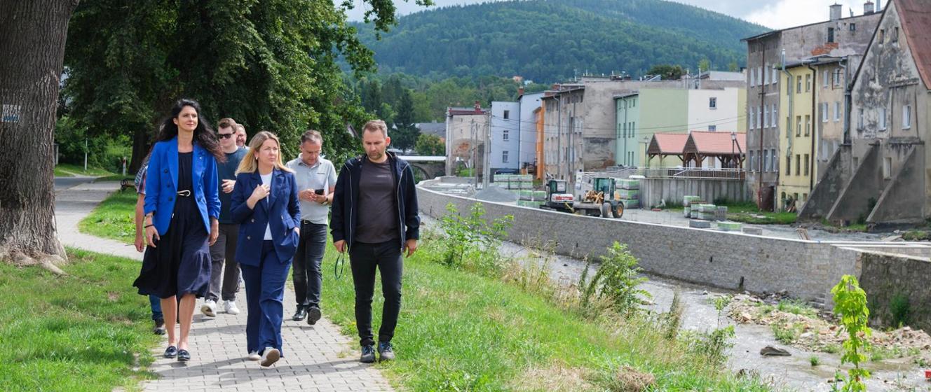 Wiceminister Magdalena Roguska na Dolnym Śląsku: Rządowa pomoc ...